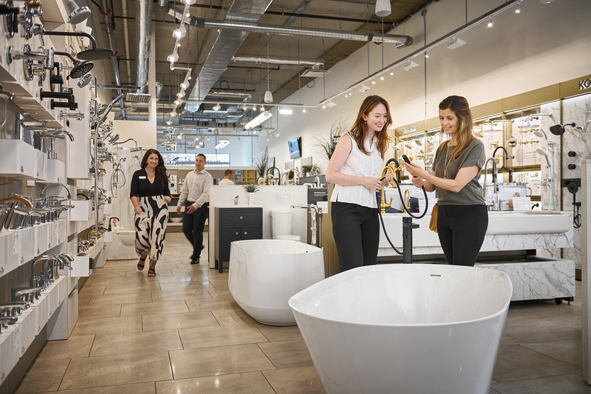 Ariosa 6636 Center Drain Freestanding Tub - White 106267-000-001-100 M ...